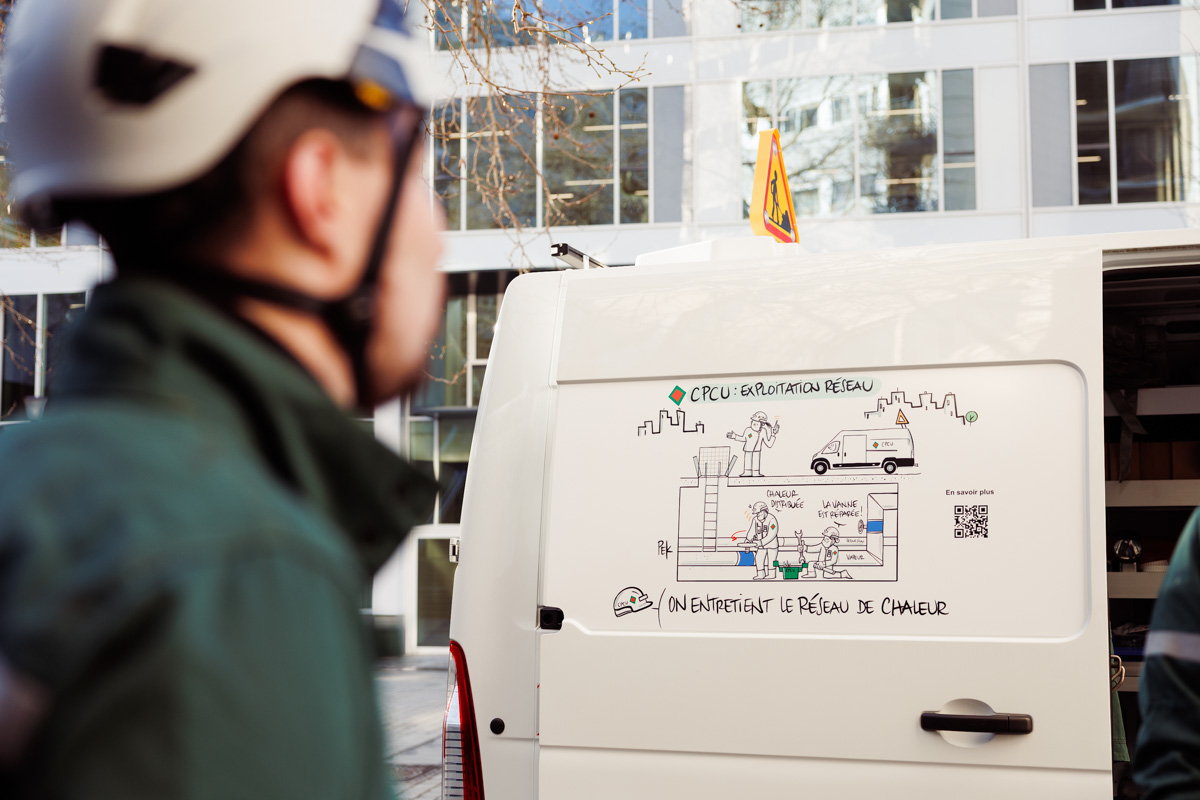 Pour mieux expliquer les interventions, les camions de la CPCU se ...